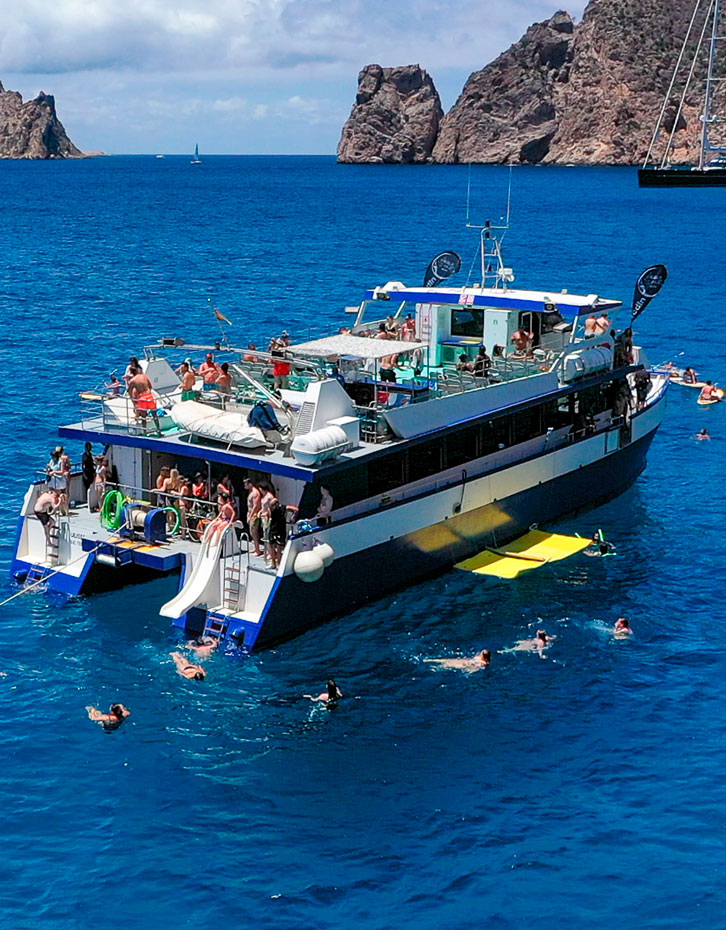 Fotos y vídeo de la excursión en barco más divertida Es Vedrà